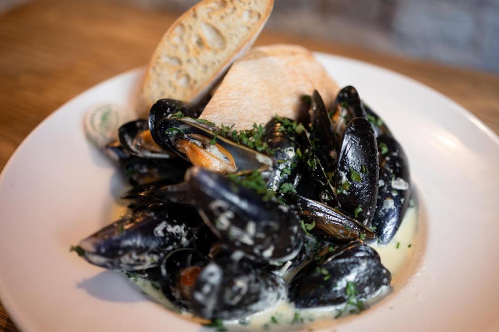 The Resolution Hotel, Whitby (updated prices 2025)