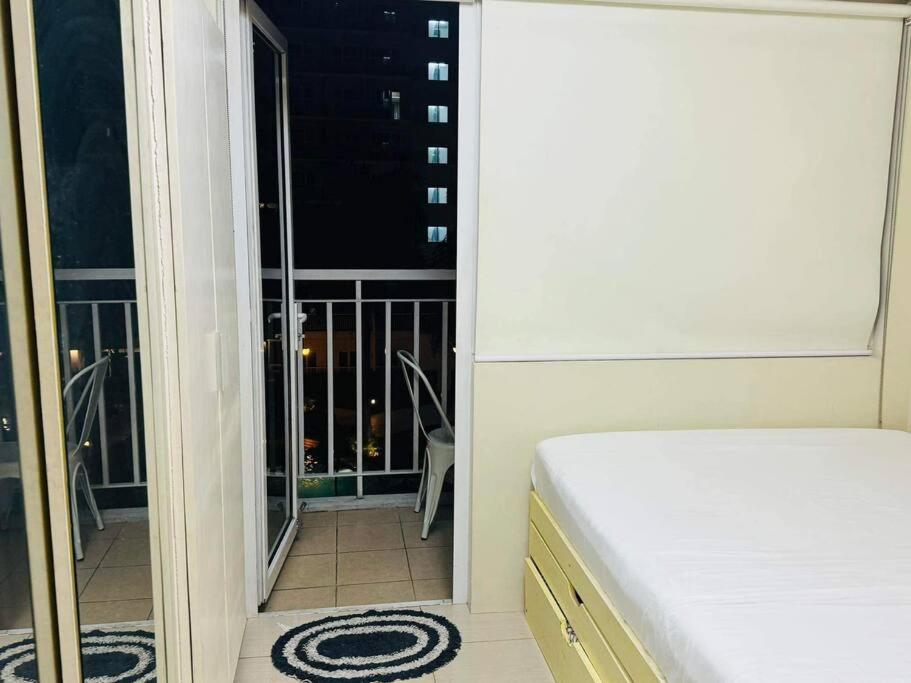 SHELL RESIDENCE C23 Shortwalk MOA Balcony poolview, Manila (updated ...
