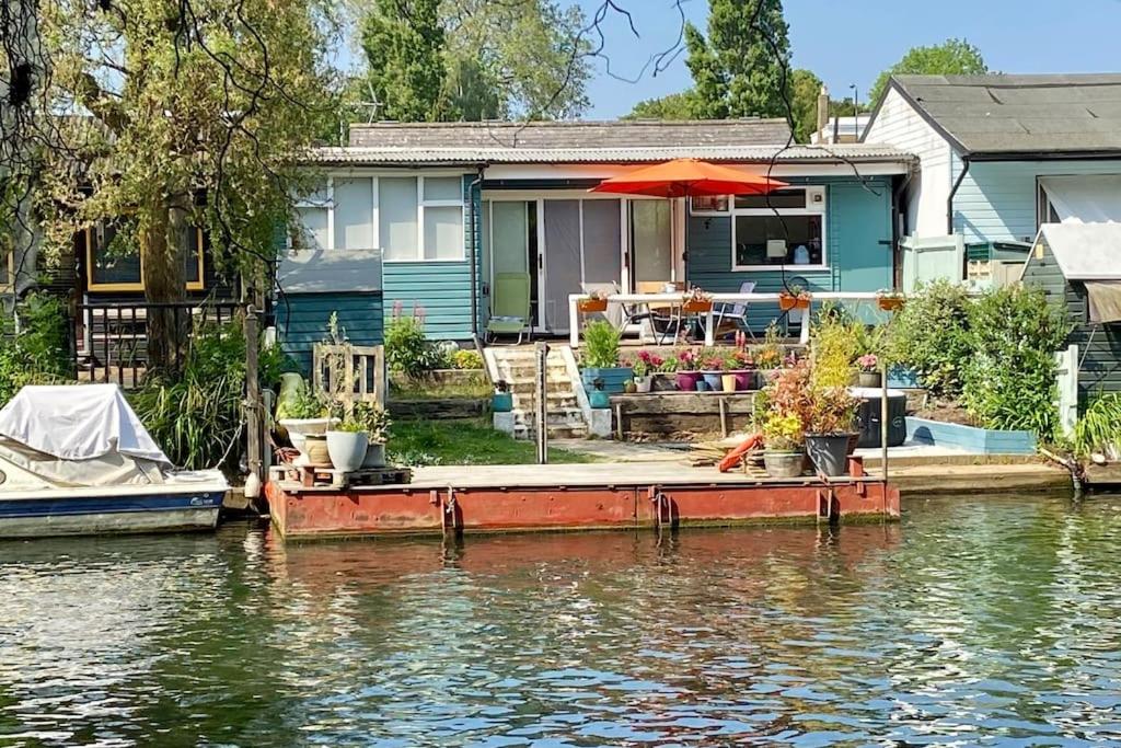 Idyllic Island Cottage with Boat, Hampton (precios actualizados 2025)