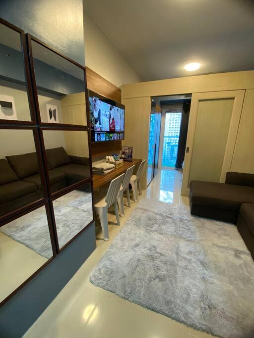 Simple Getaway 1BR condo unit, Manila (updated prices 2024)