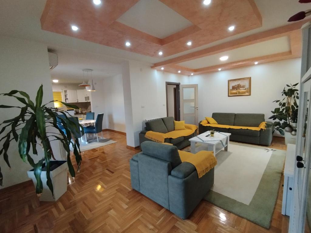 Stan Ledine, Ledine (preços atualizados para 2025)