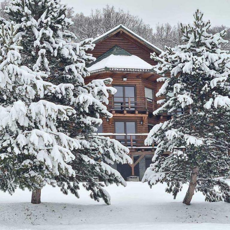 Lucky Vila de Vânătoare, Vîlcele (updated prices 2026)