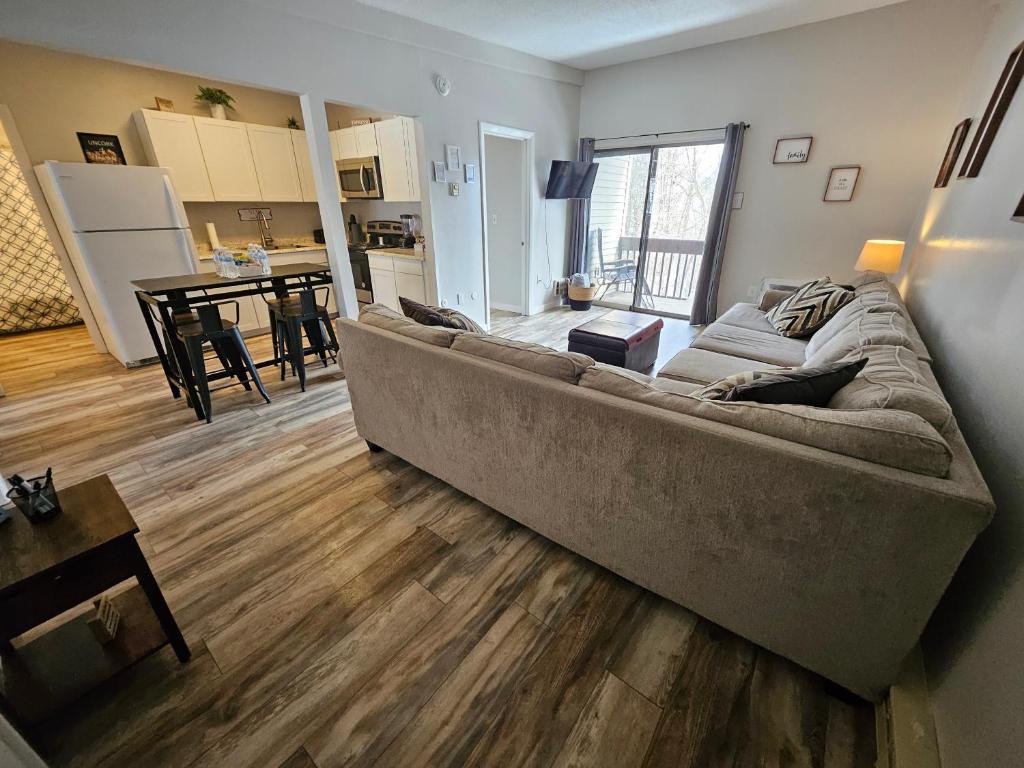 Spacious 3 bedroom Condo Close to Weirs Beach!!, Laconia (precios ...