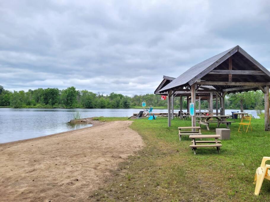 Birch Cabin: Lakefront Hideaway Resort - 3 bedroom, Kawartha Lakes ...