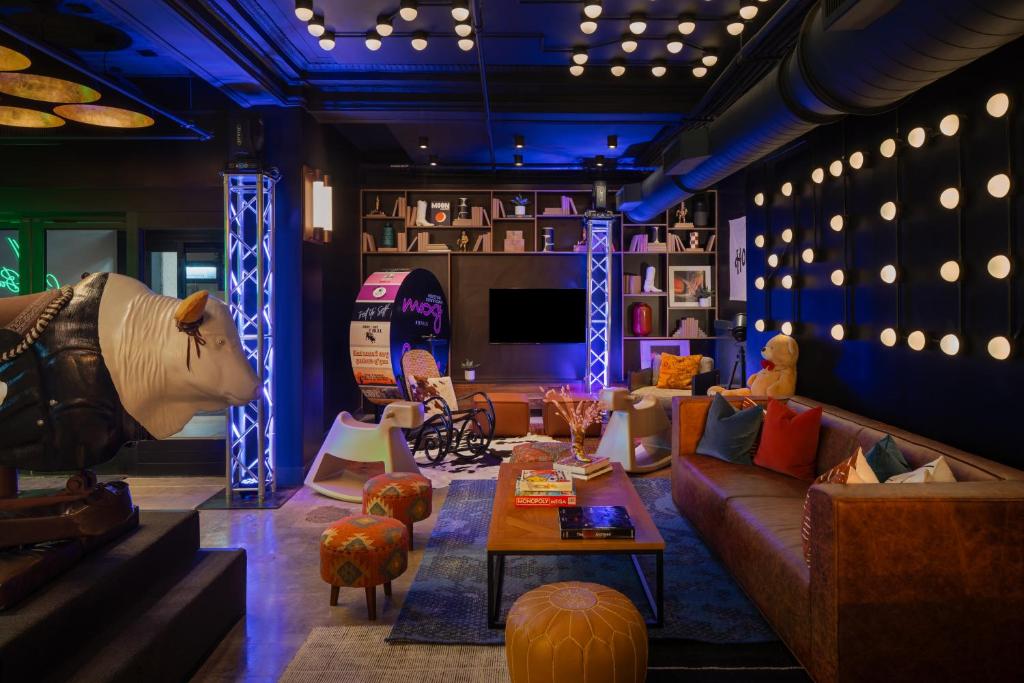 Moxy Houston Downtown, Houston (updated prices 2025)