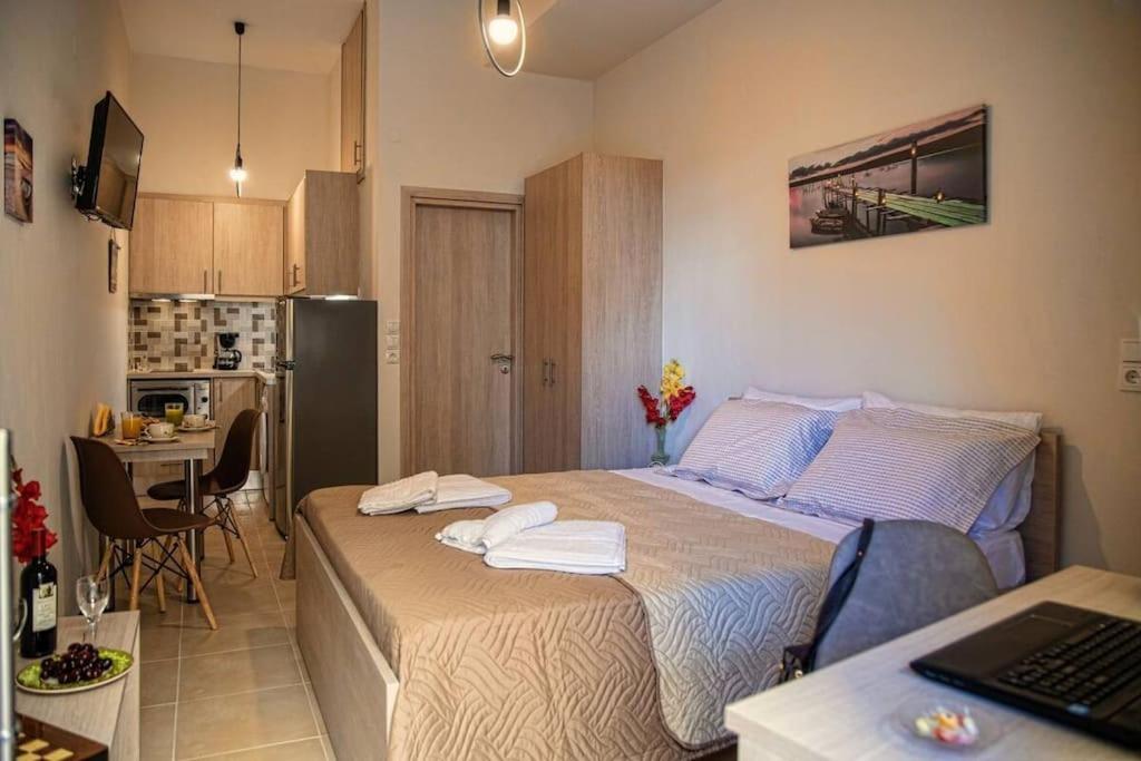 Erato Studio, next to the beach, Rethymno (updated prices 2025)