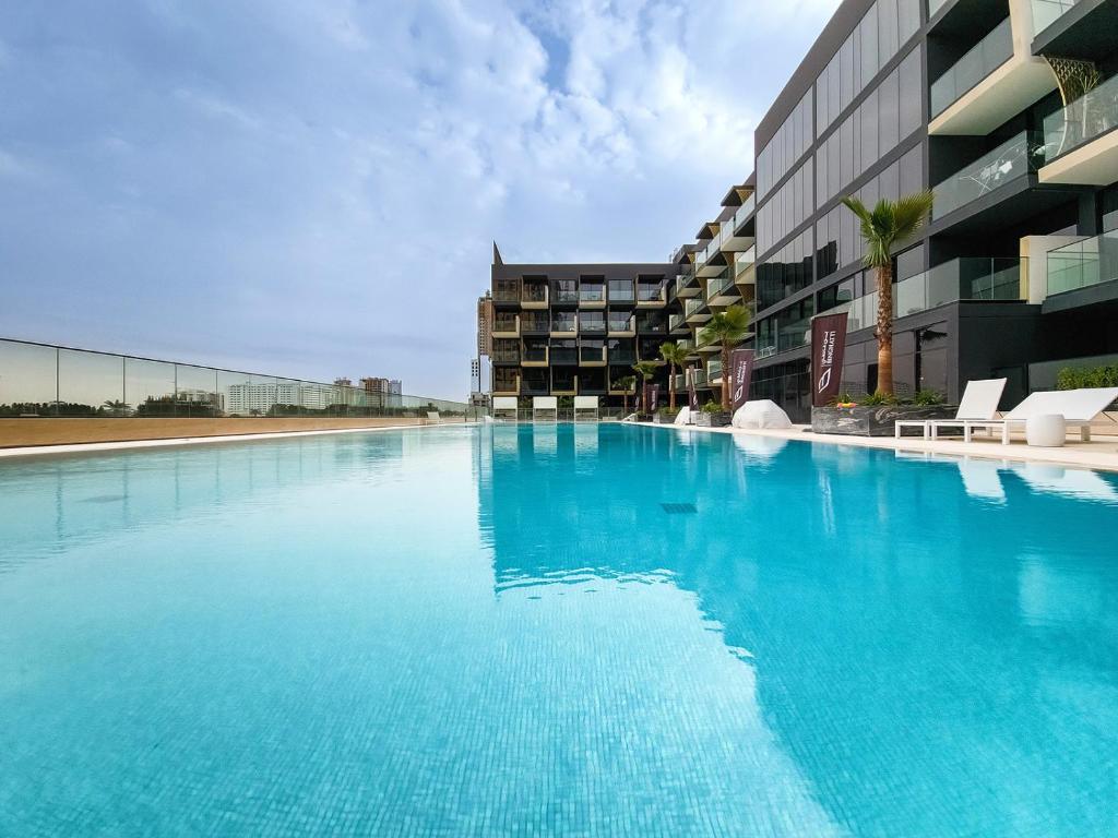 Binghatti Crescent, Jumeirah Village Circle, Dubai (updated prices 2025)