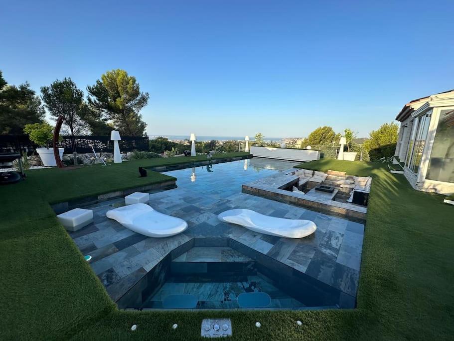 Fabuleuse villa Marseille -7 chambres -14 pers avec grande piscine 2 ...