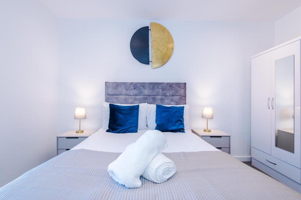 The Axium Suite- Free Parking, Near Station, City Center, Fast Wifi, up ...