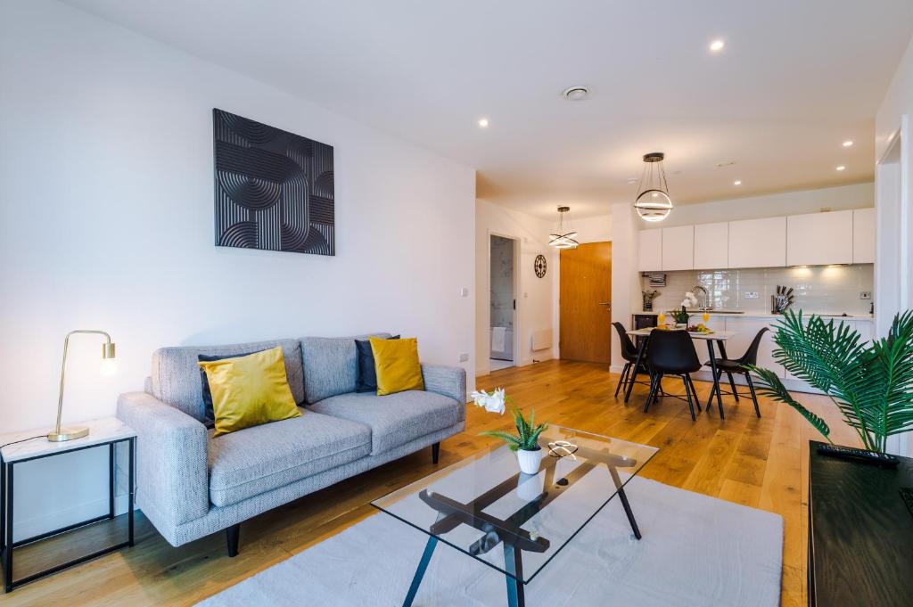 The Axium Suite- Free Parking, Near Station, City Center, Fast Wifi, up ...