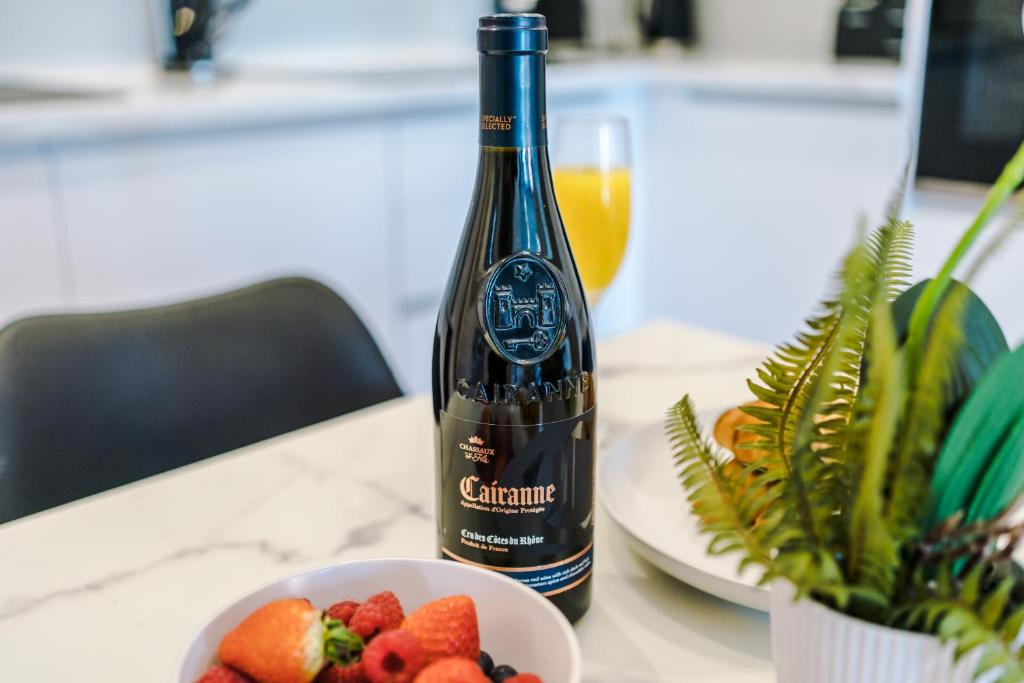 The Axium Suite- Free Parking, Near Station, City Center, Fast Wifi, up ...