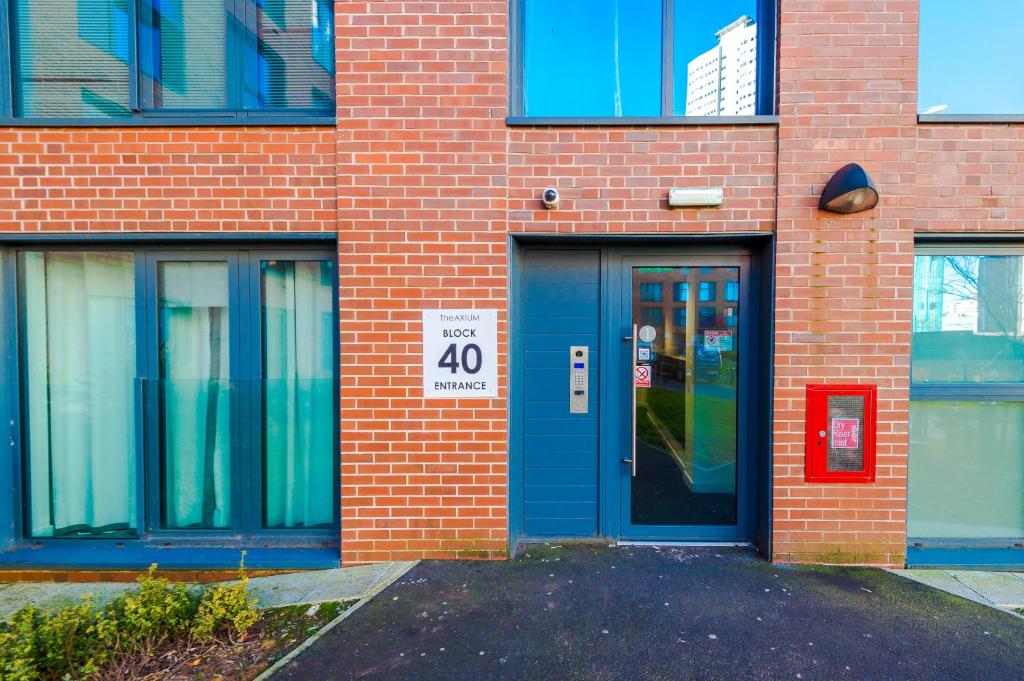 The Axium Suite- Free Parking, Near Station, City Center, Fast Wifi, up ...