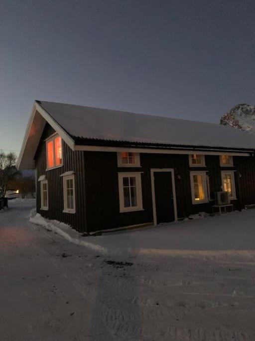 Lofoten- Feriehus Fjøsen, Ørsvåg (updated prices 2026)