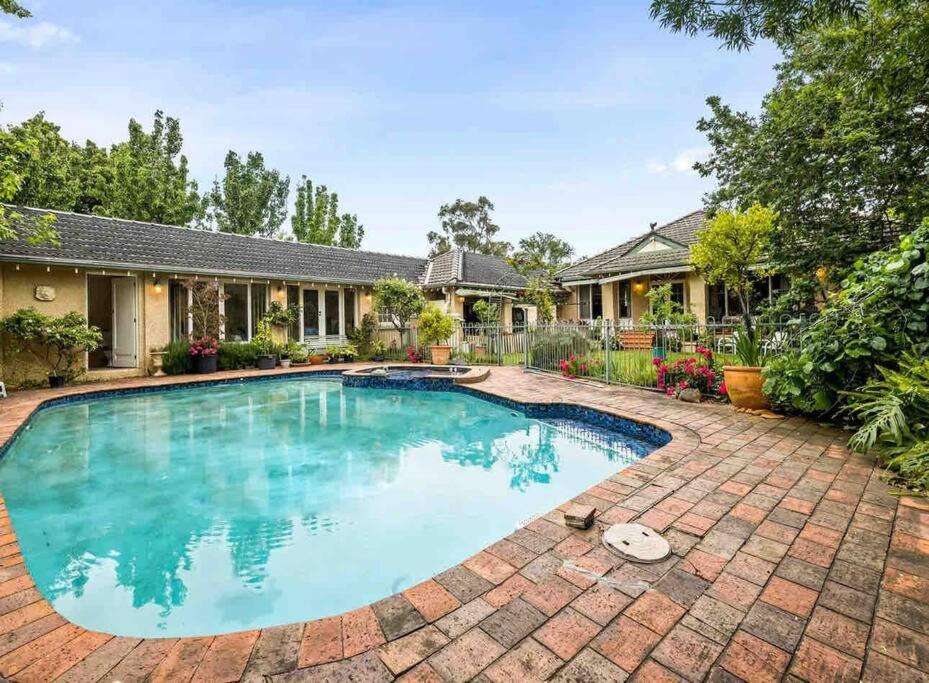 Family Living big house in Balwyn central, Balwyn (updated prices 2025)