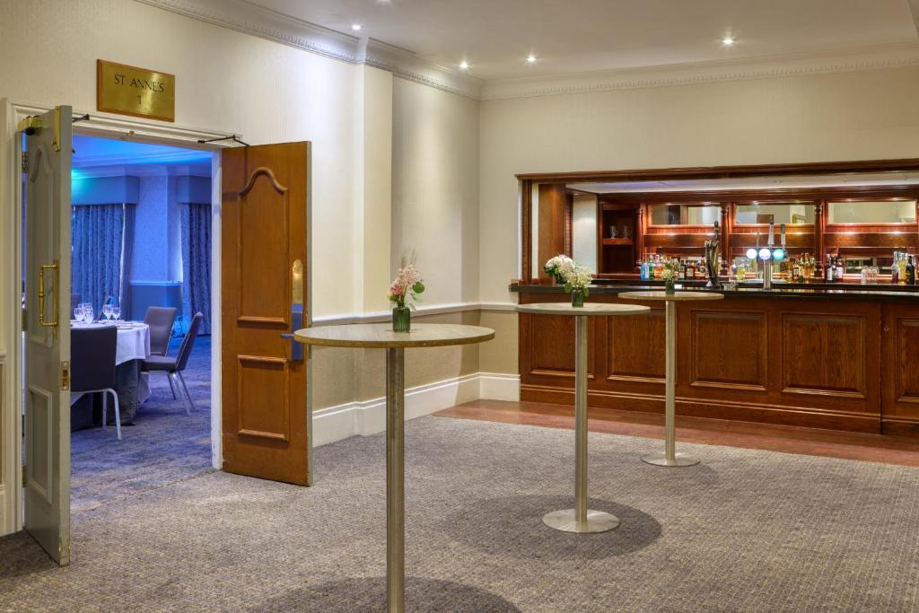 DoubleTree by Hilton St. Anne's Manor, Bracknell (updated prices 2025)