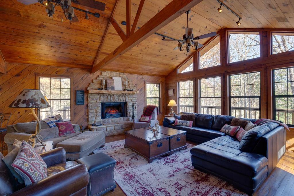 On-Site Lake Access Streetman Vacation Rental!, Streetman (updated ...