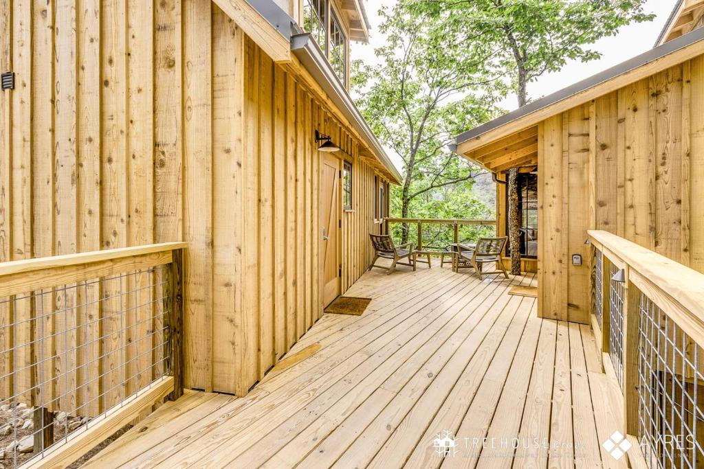 The Spruce in Treehouse Grove at Norton Creek, Gatlinburg (tarifs ...