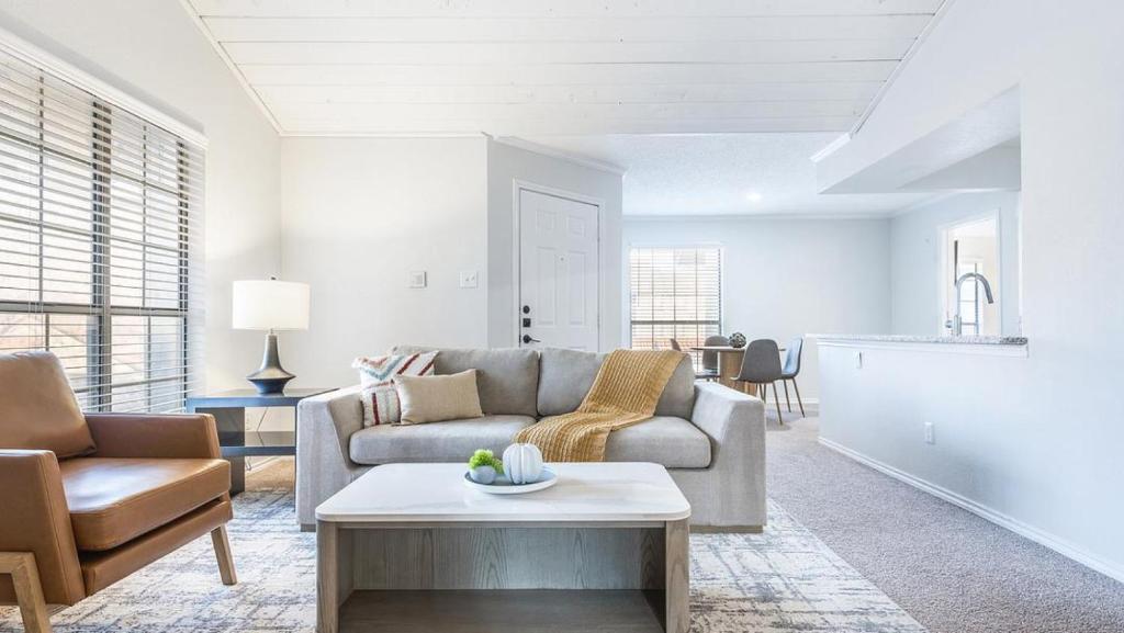 Landing Modern Apartment with Amazing Amenities (ID2677X39), Fort Worth ...