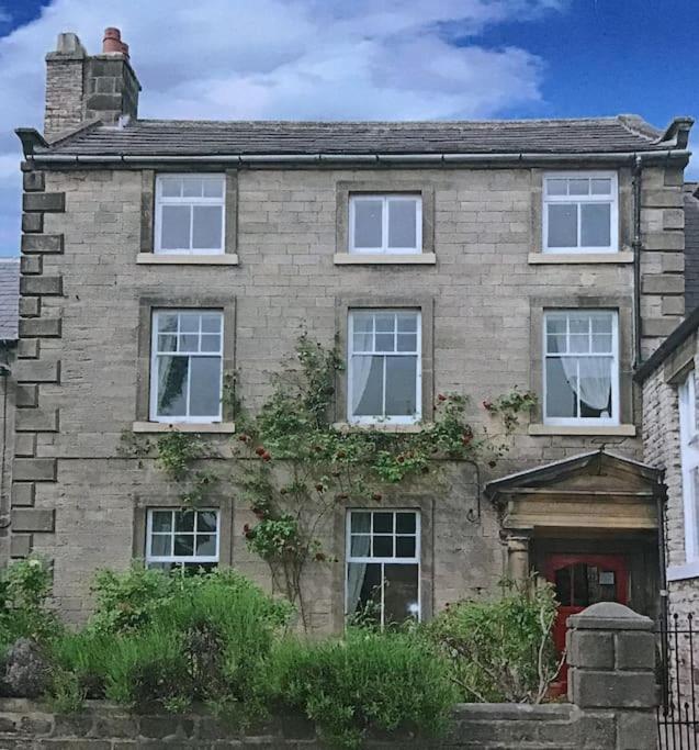 Number 29, a Grade two listed house in Masham, Masham (updated prices 2026)