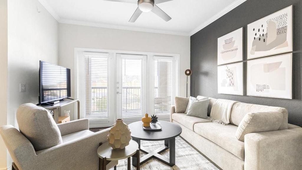 Landing Modern Apartment with Amazing Amenities (ID1205X496), Burleson ...