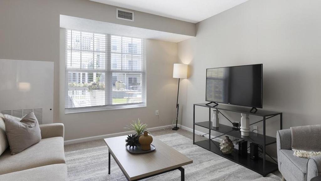 Landing Modern Apartment with Amazing Amenities (ID8750X25 ...