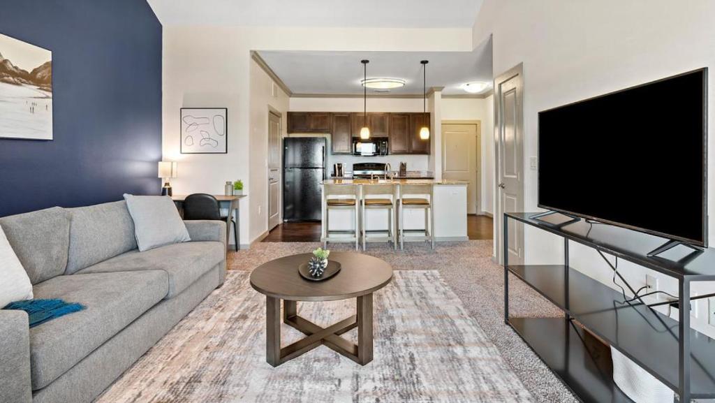 Landing Modern Apartment with Amazing Amenities (ID6557X20), Georgetown ...
