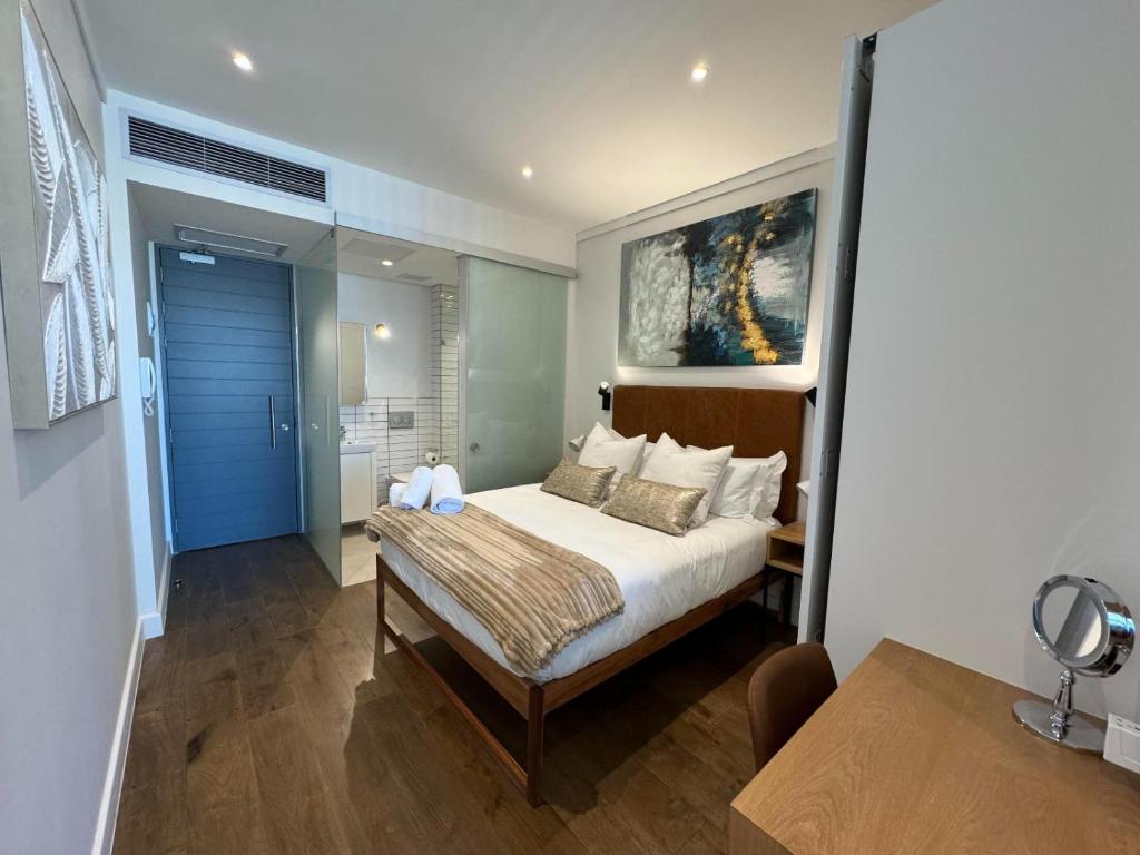 Bree Street Apartment - Explore, Eat, Experience Cape Town, Cape Town ...