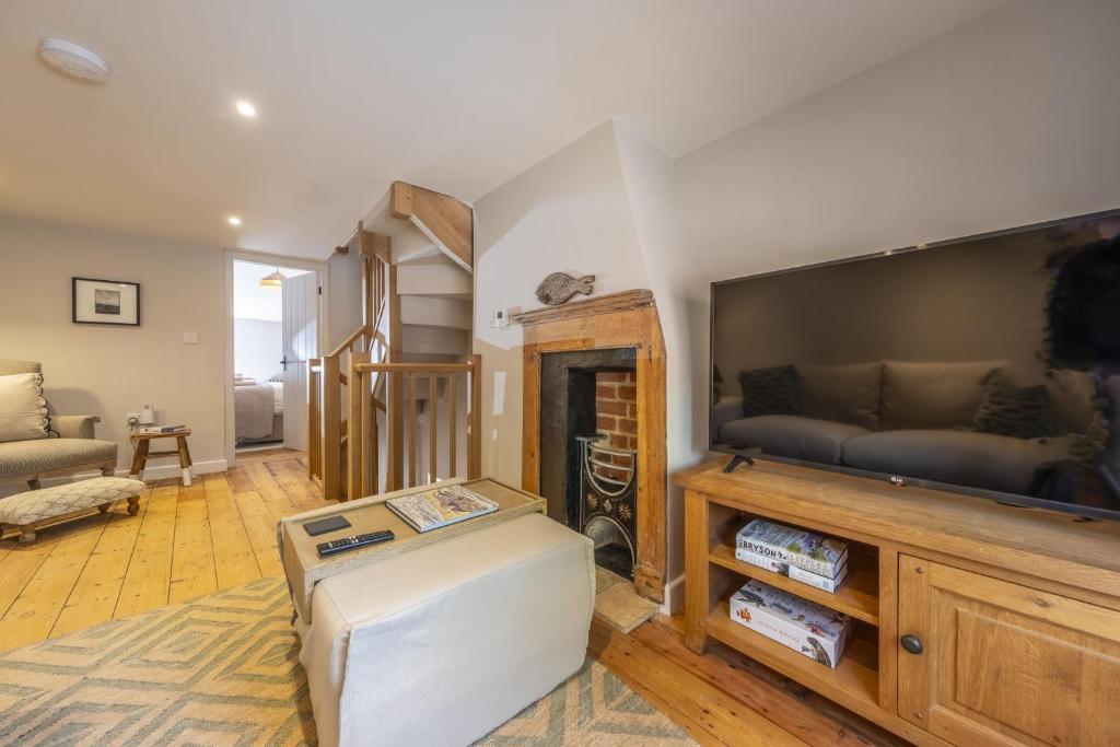 12 Station Road, Holt (updated prices 2025)