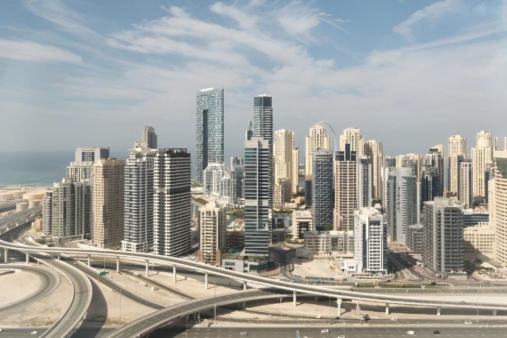 Top-floor, Compact 1 Bd, 7 Mins From Metro -jlt, Dubai – Bijgewerkte ...