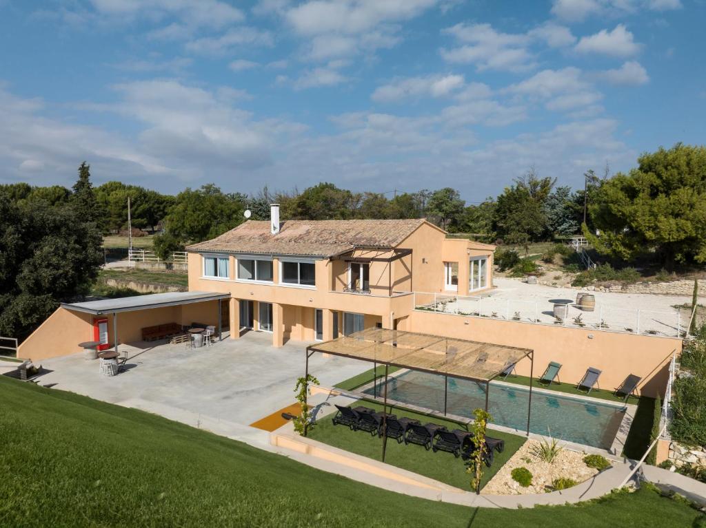 Domaine de la Tuilliere, Tulette (updated prices 2026)