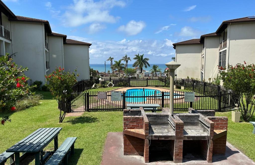 Topanga 4, Uvongo Beach (updated prices 2026)