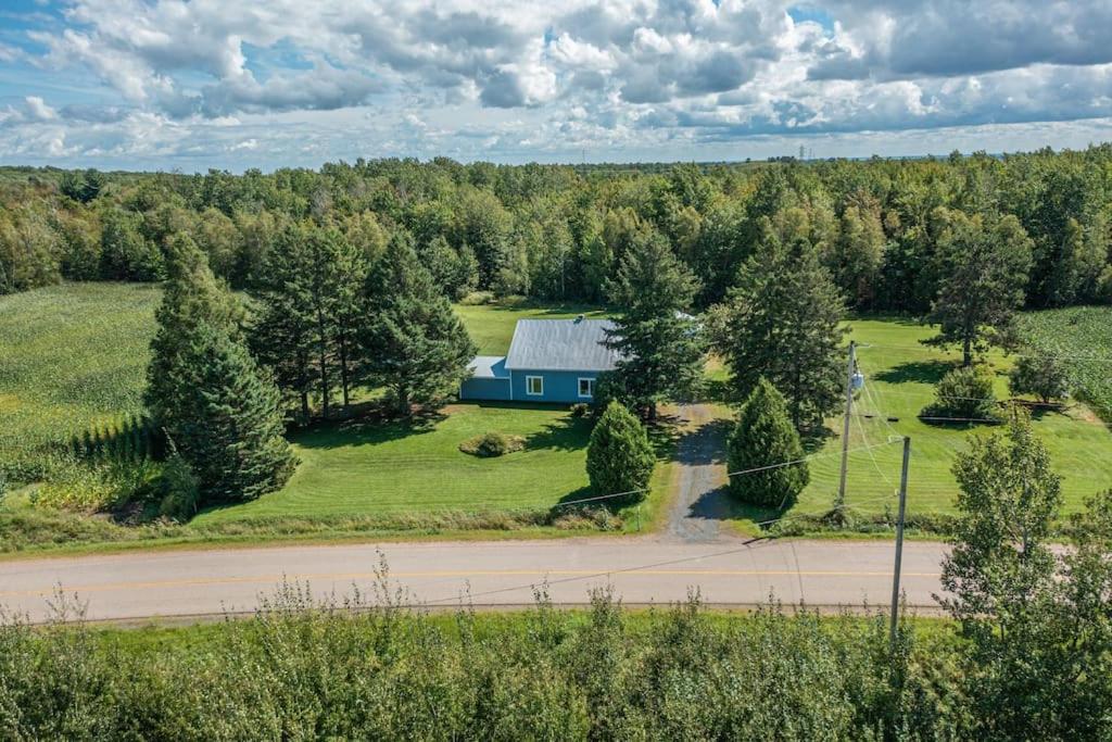 Rustic & Modern Chalet 32 Acre of Land, Saint-Paulin (updated prices 2025)