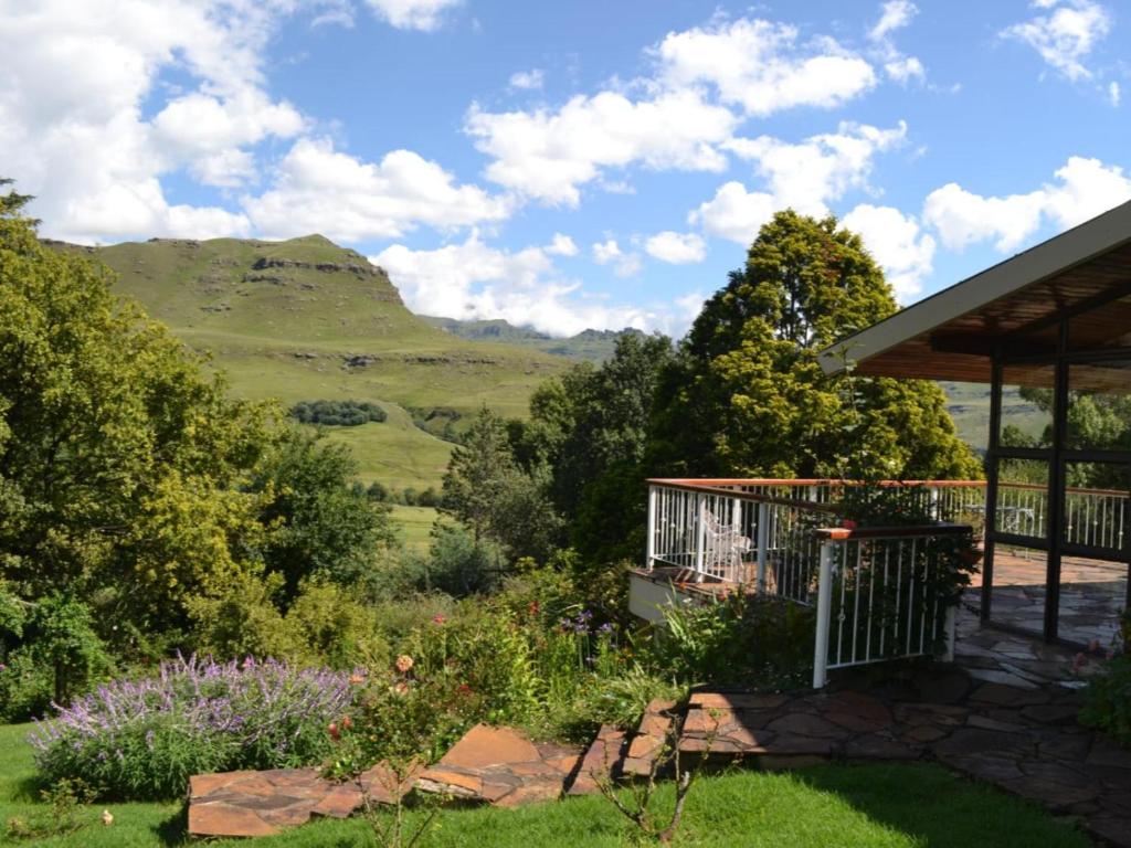 Thekwane Nest and Ondini Self catering cottages, Drakensberg Garden ...