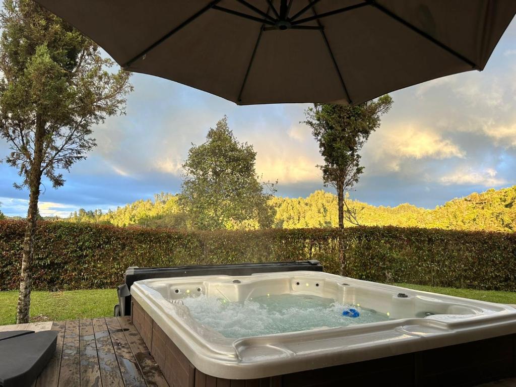 Villa Deluxe 2 - Jacuzzi - BBQ - Retiro - Llanogrande - La Ceja, El ...