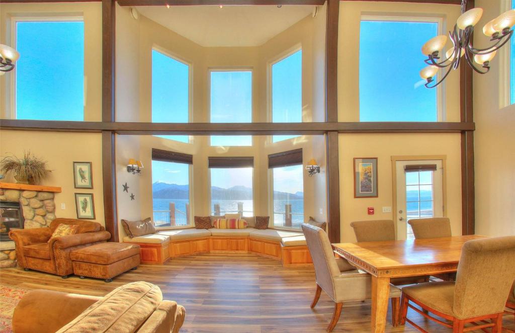 Land's End, Homer (updated prices 2026)