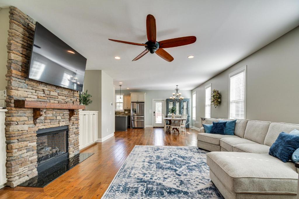 Spacious Home with Fireplace - Near Pinehurst Golf!, Pinehurst (updated ...