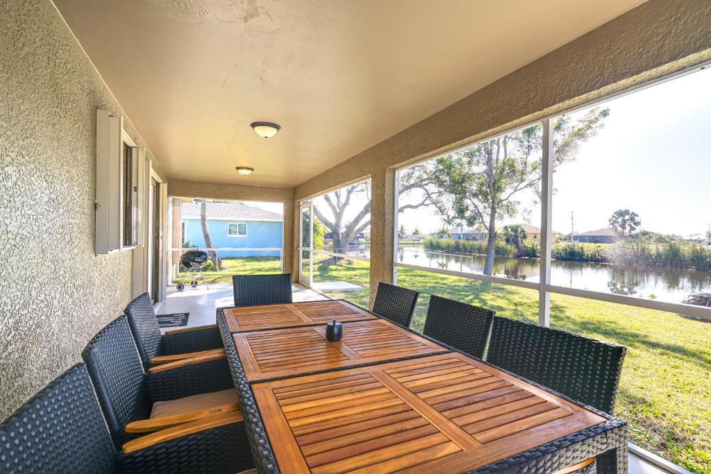 Canal-Front Cape Coral Home with Fire Pit, By Beach!, Matlacha (updated ...