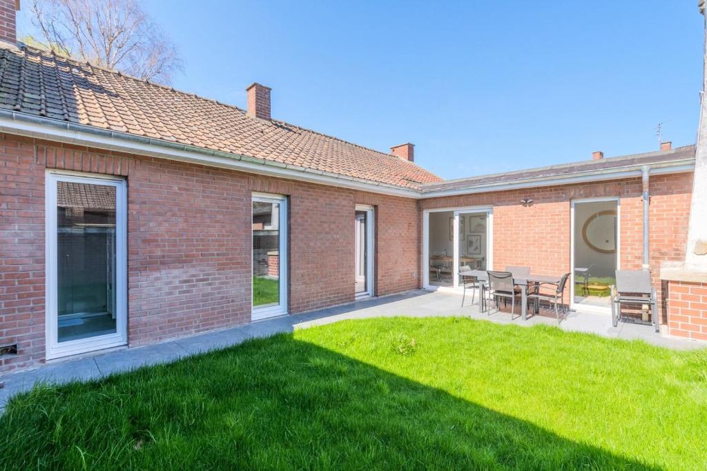 Bright and renovated house for 8 people parking, Marcq-en-Baroeul ...