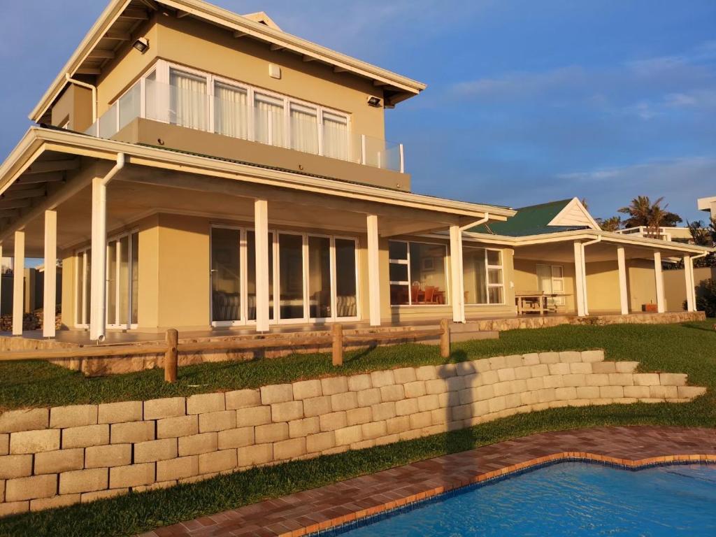 Shabby View Beach House, Southbroom (updated prices 2024)