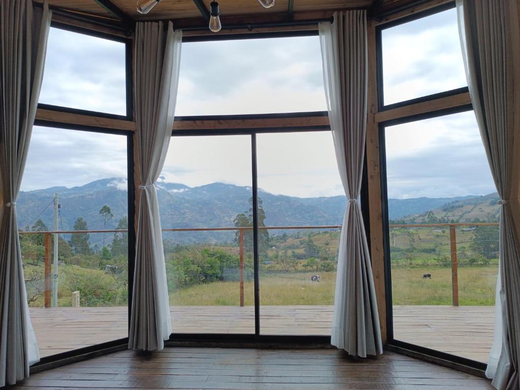 Glamping Caelum. Refugio al aire libre, en Macheta Cundinamarca ...