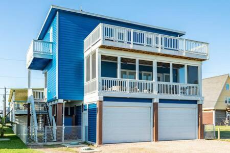 Beautiful Beach & Bay 3 Decks Screened Porch, Surfside Beach (updated ...