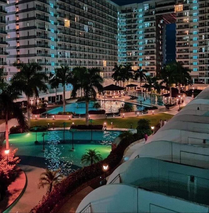 SHELL RESIDENCE C22 Shortwalk MOA Balcony poolview, Manila (updated ...