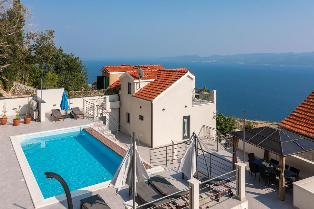 XXL Villa Vista - Heated Pool, Lokva Rogoznica – Updated 2024 Prices