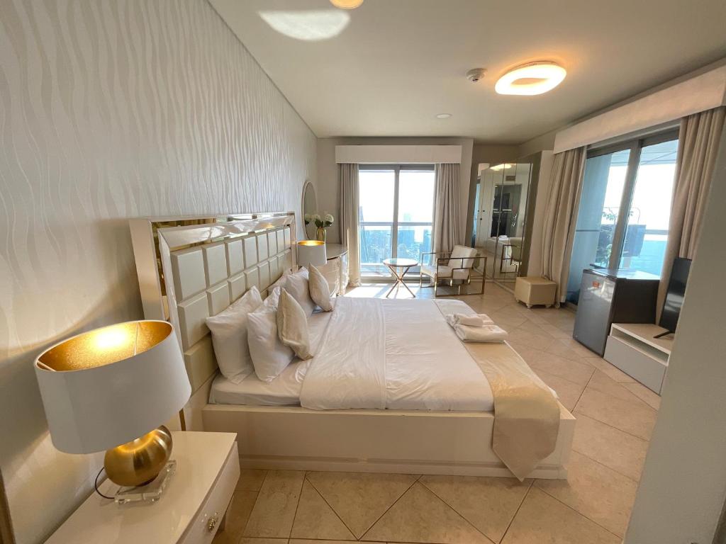 Stunning Marina View! CoLiving Rooms in Princess Tower Marina, Dubai ...
