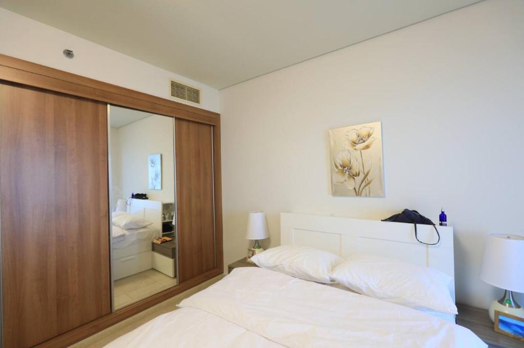 Stunning Marina View! CoLiving Rooms in Princess Tower Marina, Dubai ...