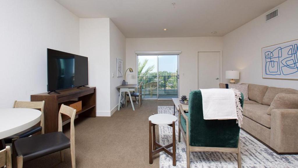 Landing Modern Apartment with Amazing Amenities (ID7758X70), Santa Ana ...