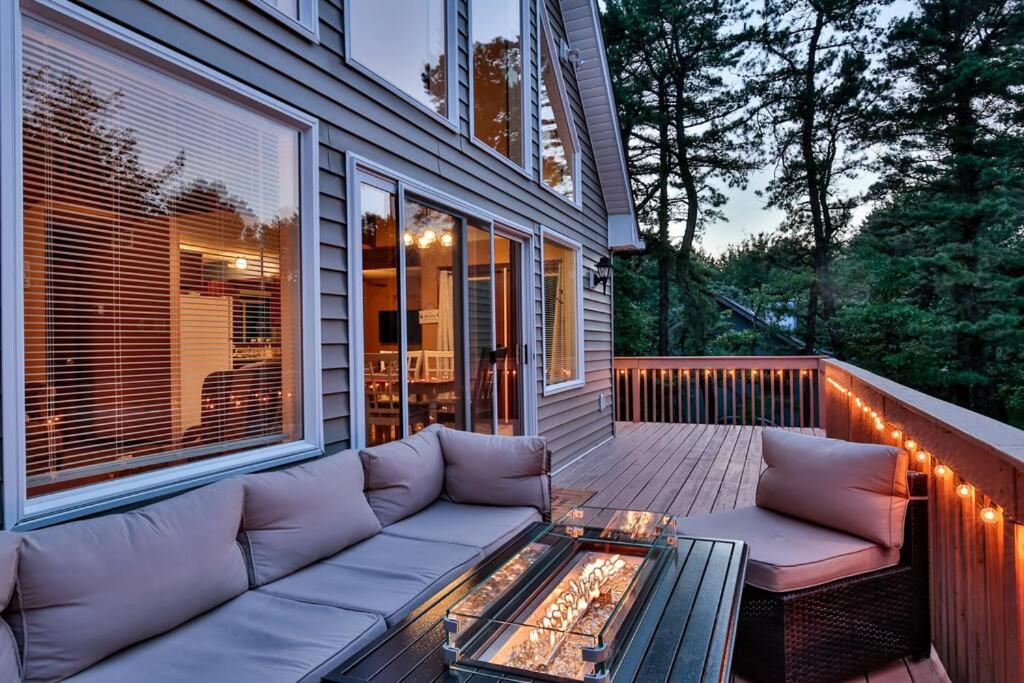 Chalet with Hot Tub near Lake, Pool and Beach, Albrightsville (updated ...