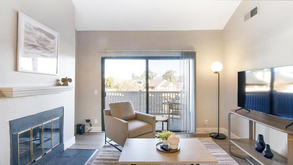 Landing Modern Apartment with Amazing Amenities (ID8806X71), Redlands ...