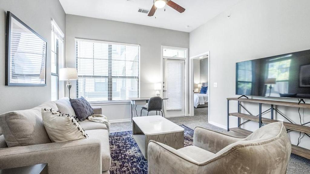 Landing Modern Apartment with Amazing Amenities (ID4026X70), Houston ...