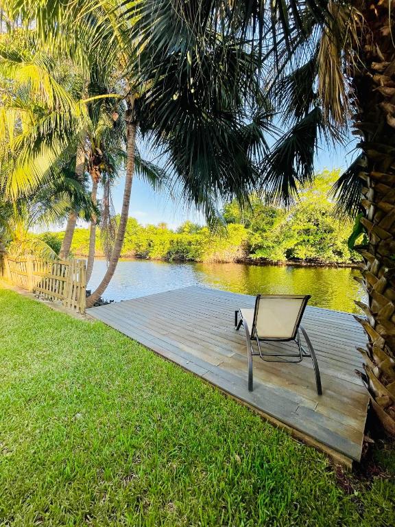Seaside Splendor Luxe Retreat - Waterfront Views, Fort Lauderdale ...